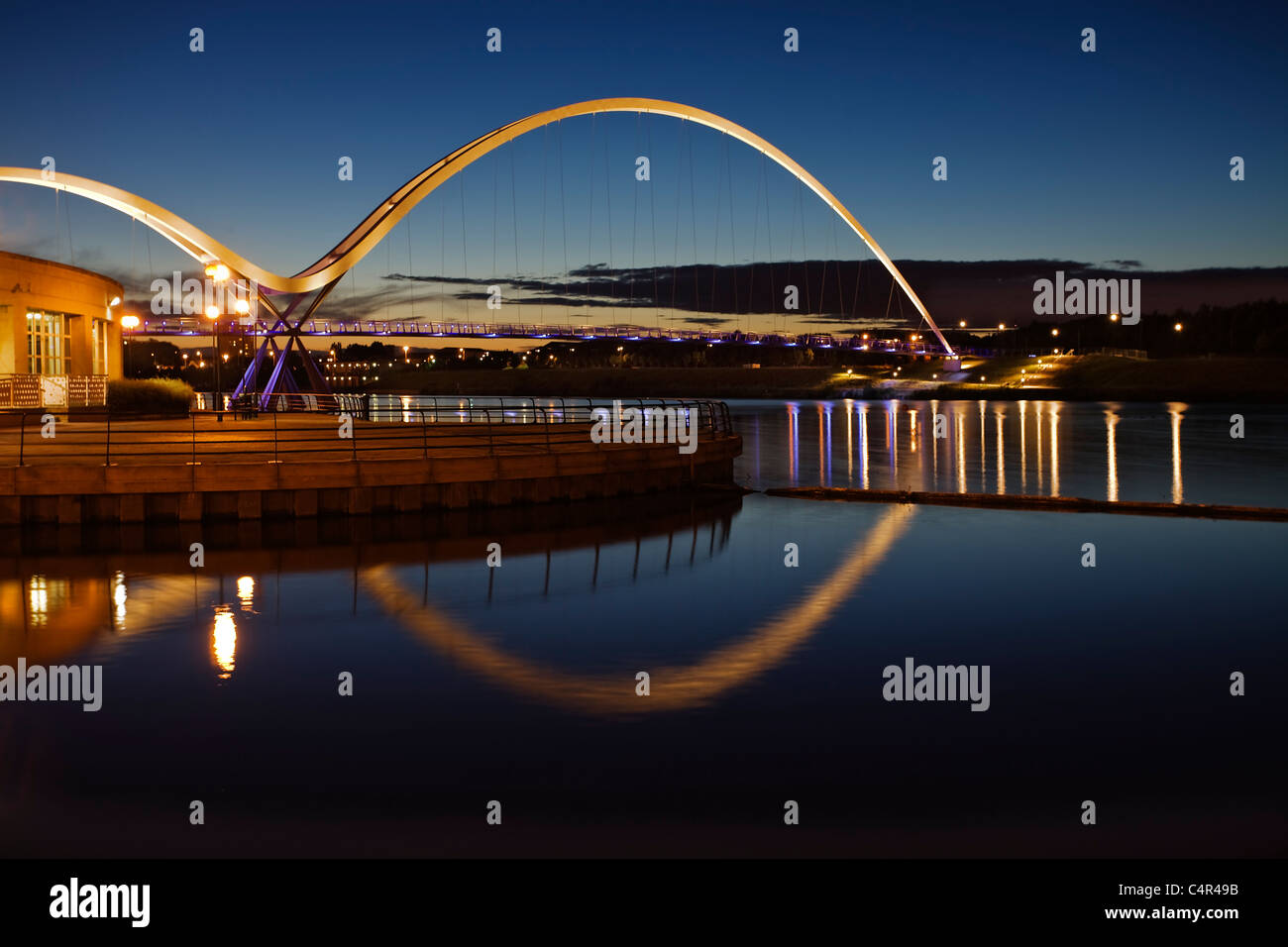 Infinity bridge at night hi-res stock photography and images - Alamy