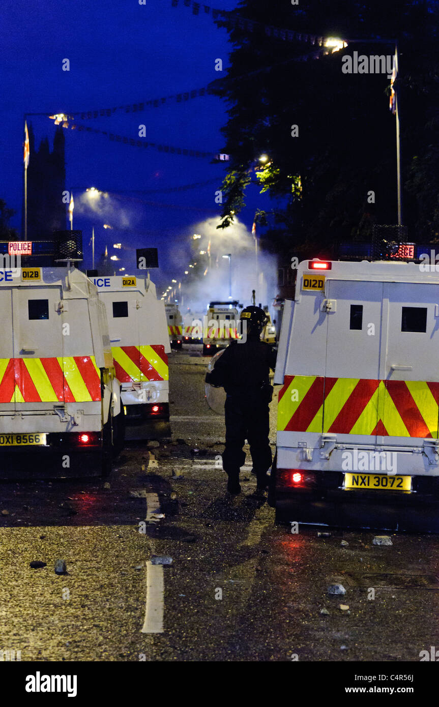 2011 northern ireland riots hi-res stock photography and images - Alamy