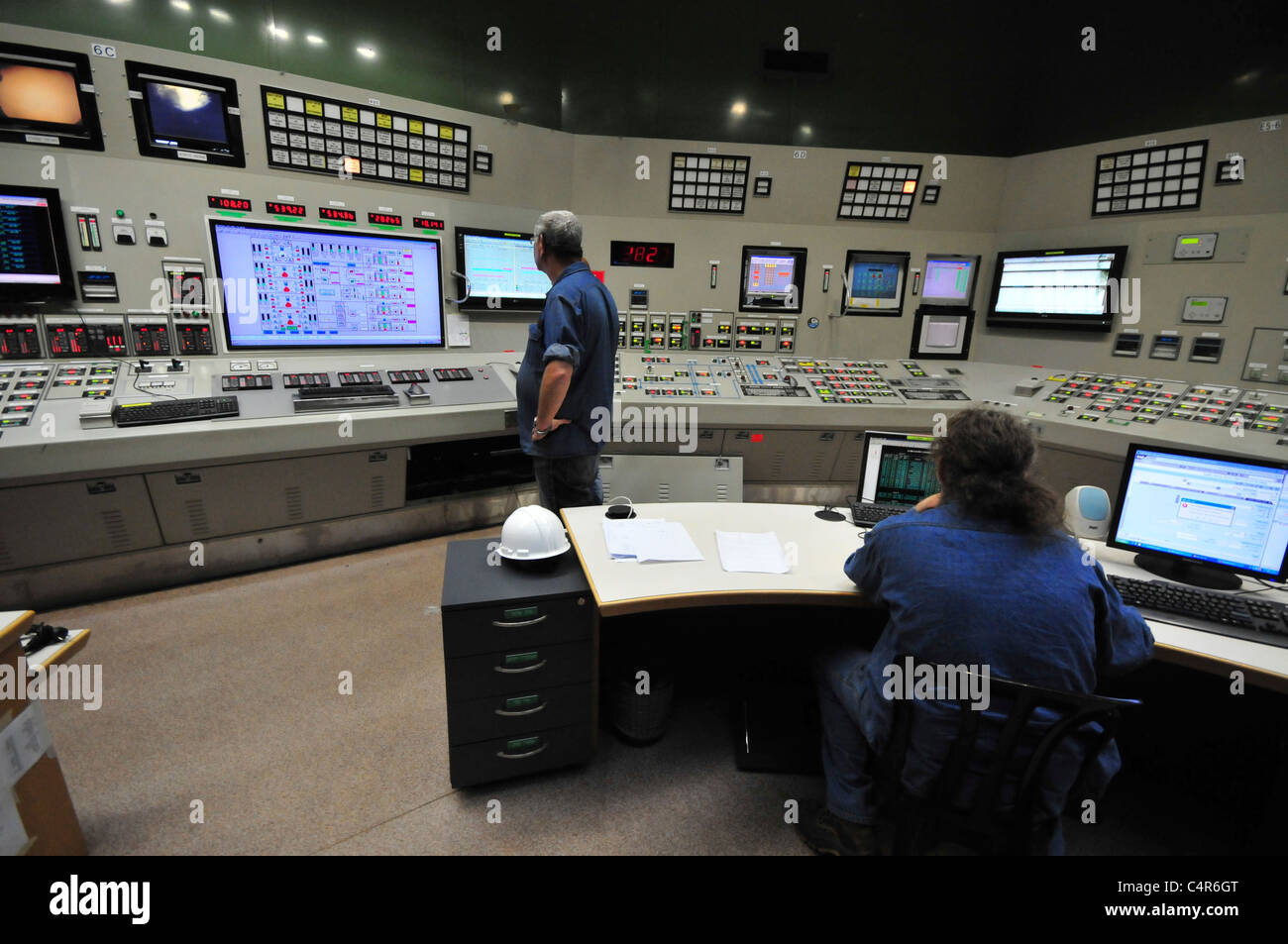 Israel coal operated power plant hi-res stock photography and images ...
