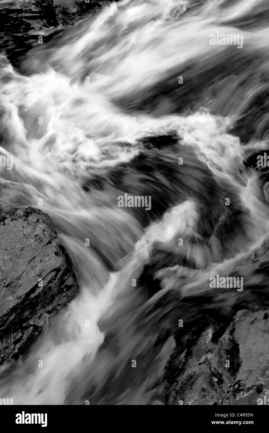 Fast flowing river between rocks hi-res stock photography and images ...