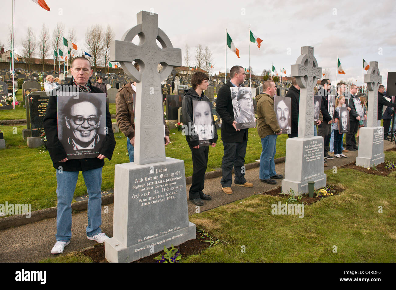 Ira irish republican army londonderry hi-res stock photography and ...