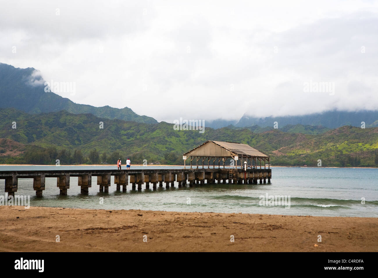 Hanalei pier in kauai hi-res stock photography and images - Alamy