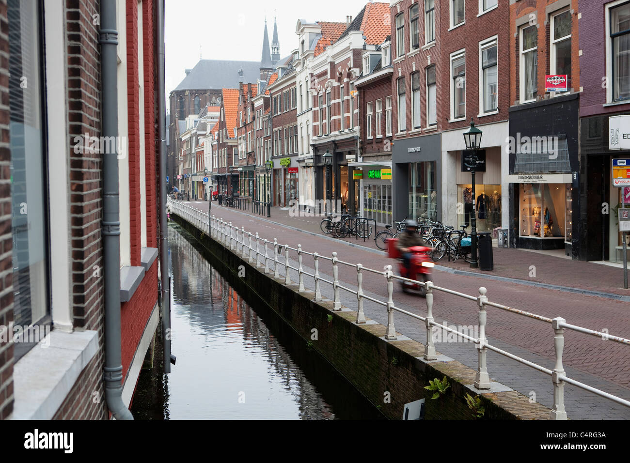 Oude Langendijk in Delft, Netherlands Stock Photo - Alamy