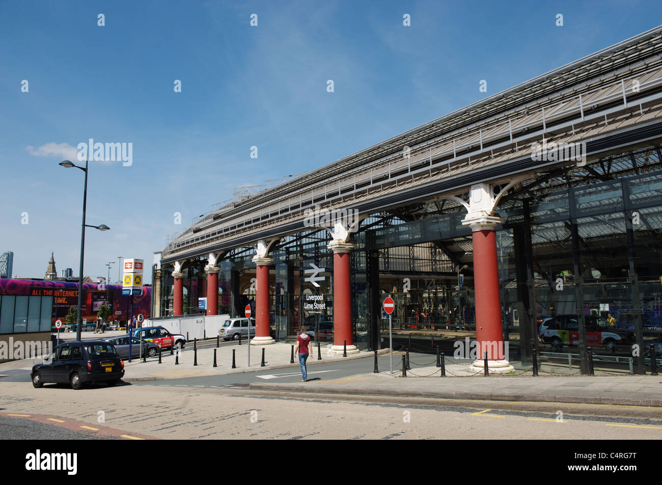 Lime street rail station hi-res stock photography and images - Alamy