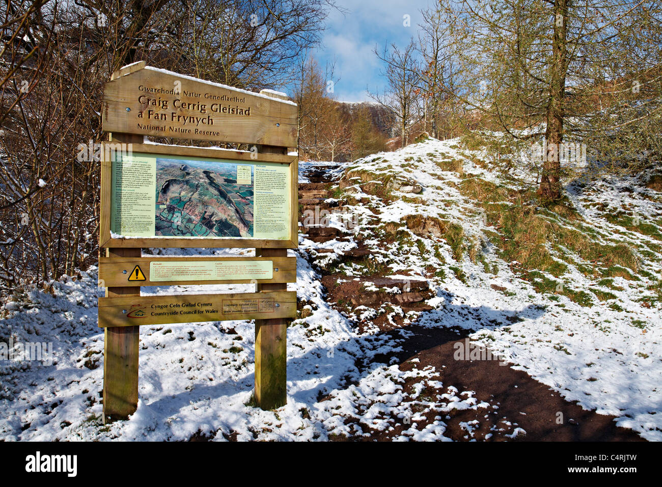 Sign for Craig Cerrig-gleisiad and Fan Frynych, Brecon Beacons National ...