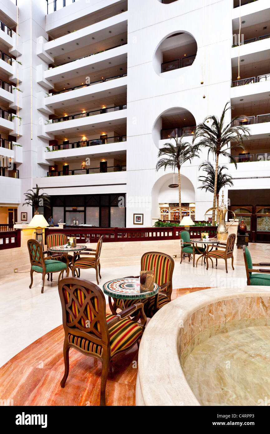 Interior architecture of the Intercontinental Hotel in Muscat, Oman ...