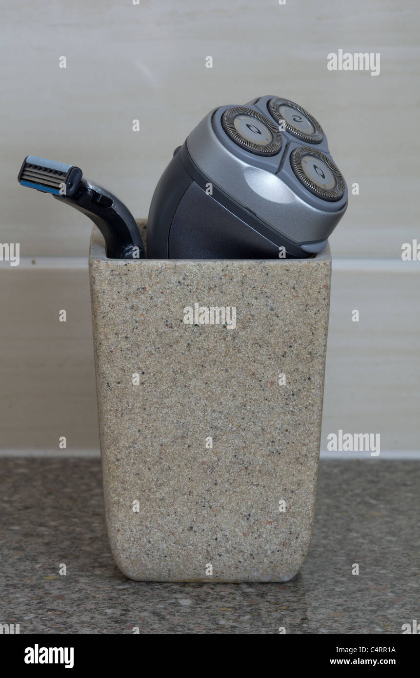 Wet electric shaver hi-res stock photography and images - Alamy