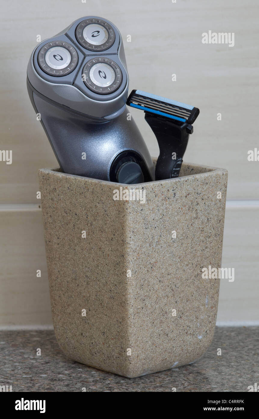 Wet electric shaver hi-res stock photography and images - Alamy