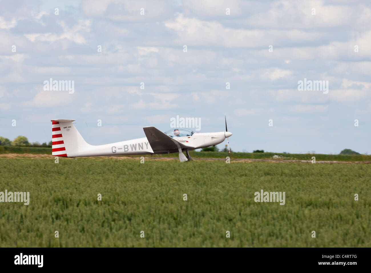 Aeromot AMT-200 Super Ximango G-BWNY landing at Sturgate Airfield Stock ...