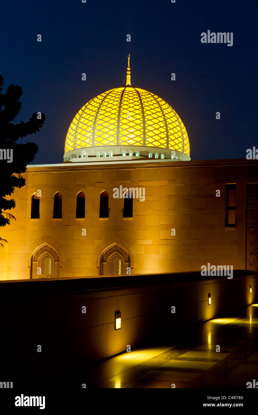 The Grand Mosque illuminated at night in Muscat, Sultanate of Oman ...