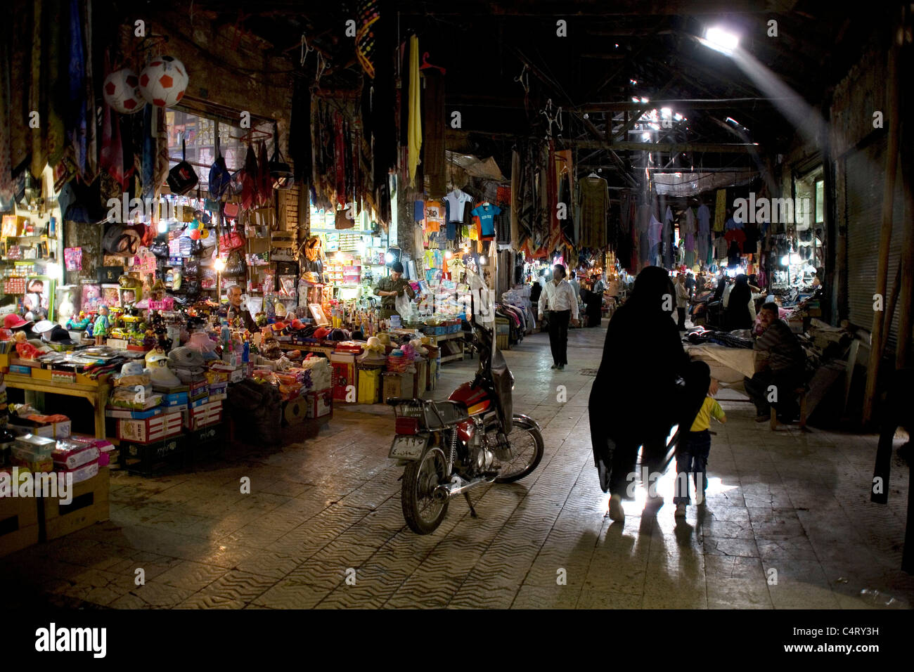 Shops in the bazaar in Zanjan, Iran Stock Photo - Alamy