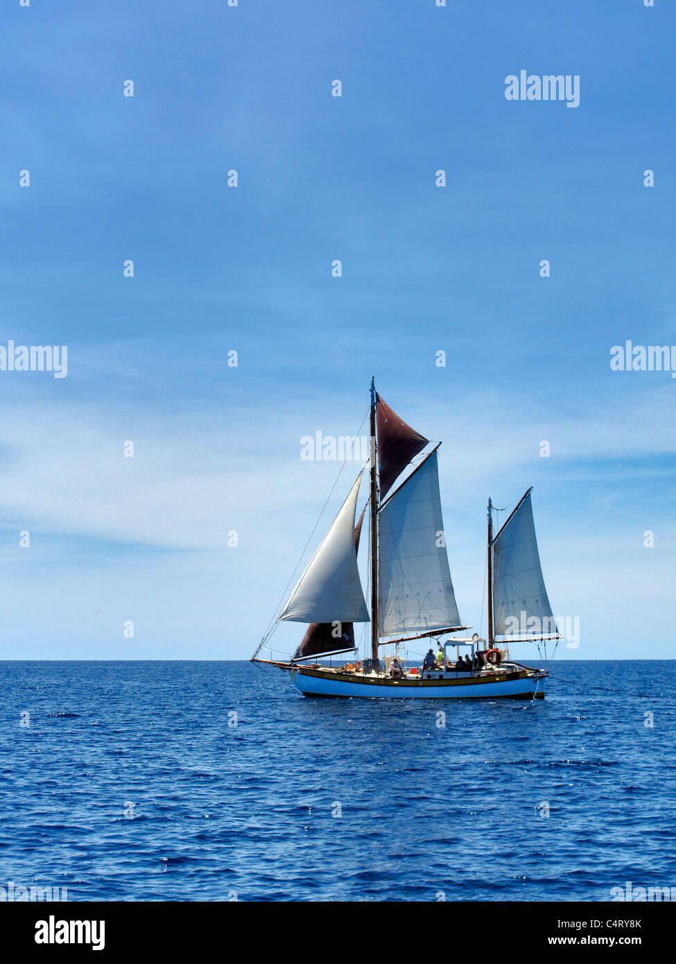 Sailboat hi-res stock photography and images - Alamy