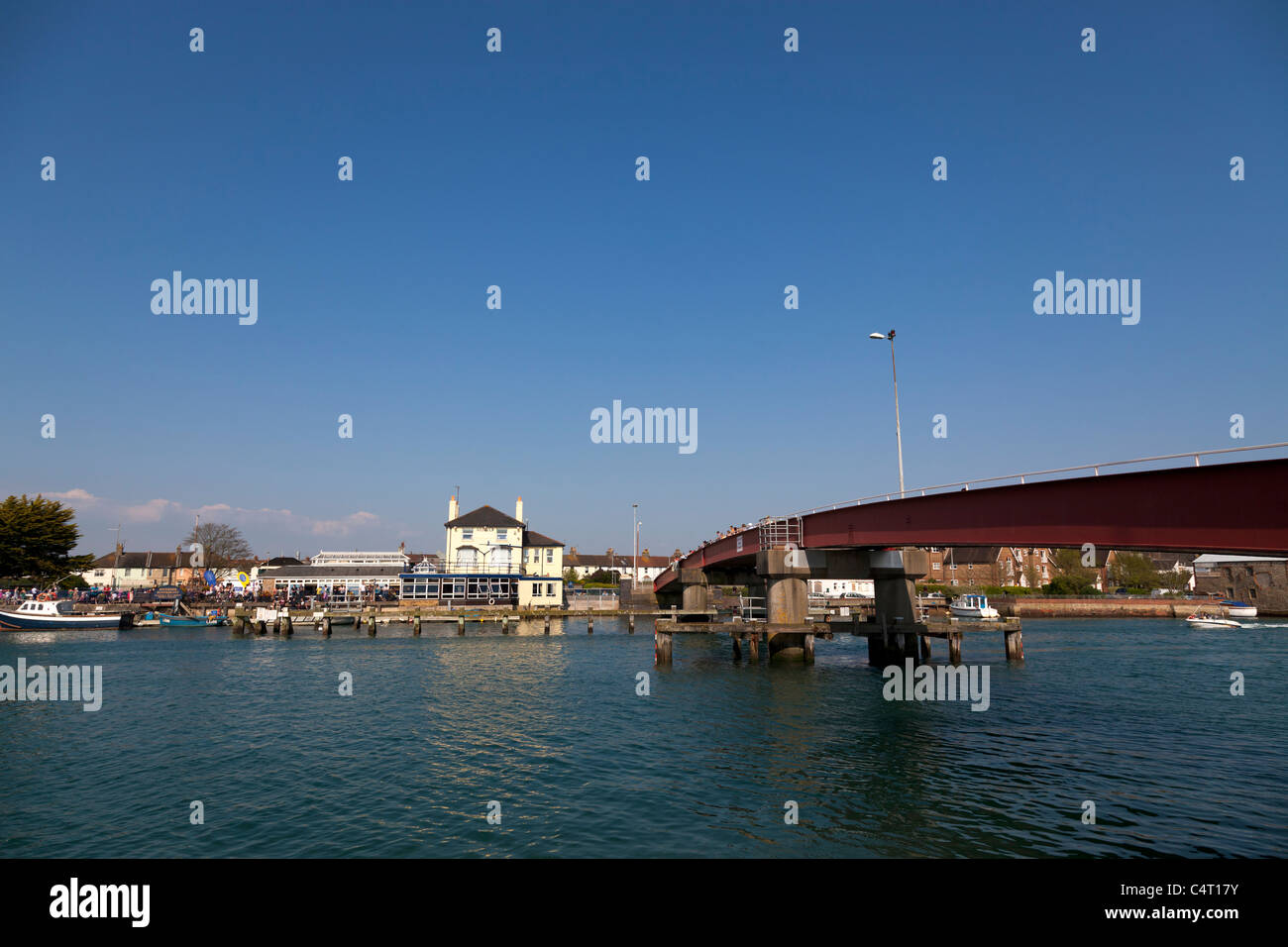 retracting centerpiece footbridge over the river arun at Littlehampton ...