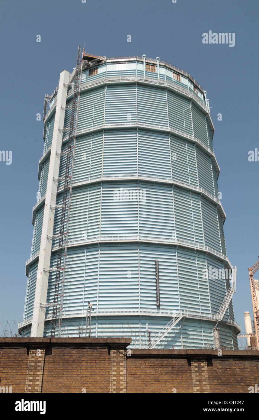 The National Grid Battersea Holder Station (gas reserve container ...