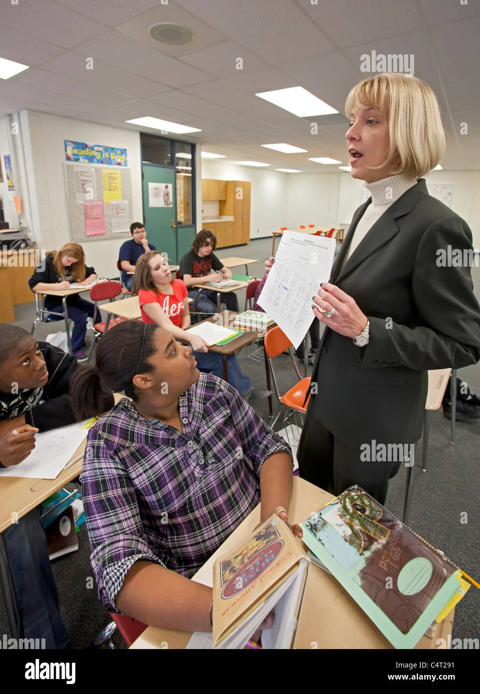 Eighth grade english class hi-res stock photography and images - Alamy