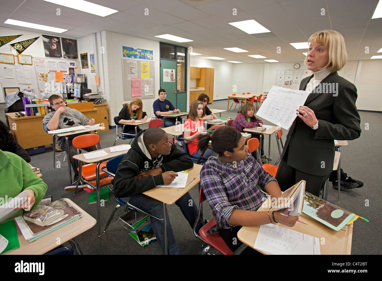 Eighth Grade Language Arts Classroom Stock Photo Alamy