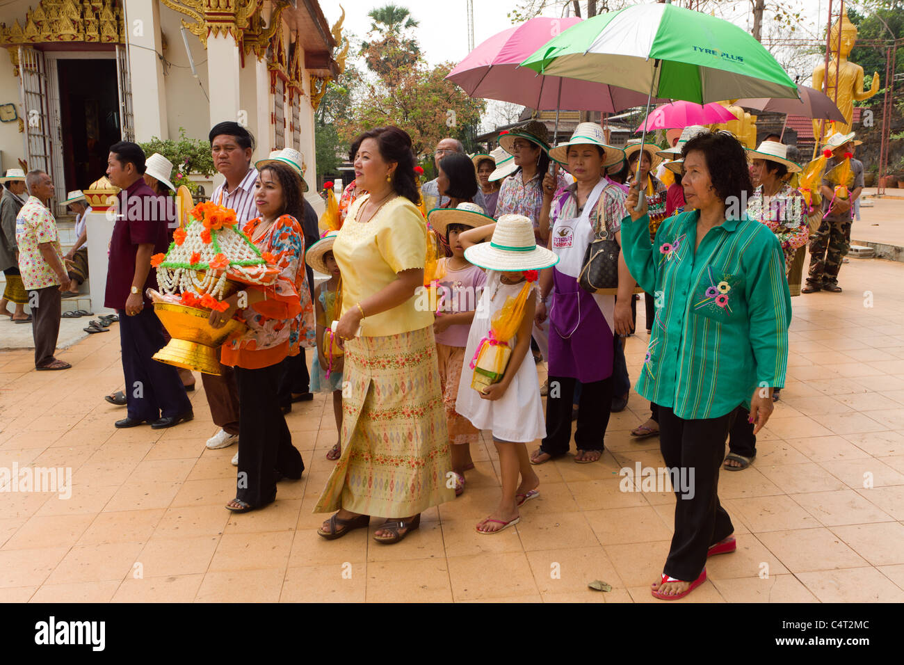 Thai people celebrating hi-res stock photography and images - Alamy