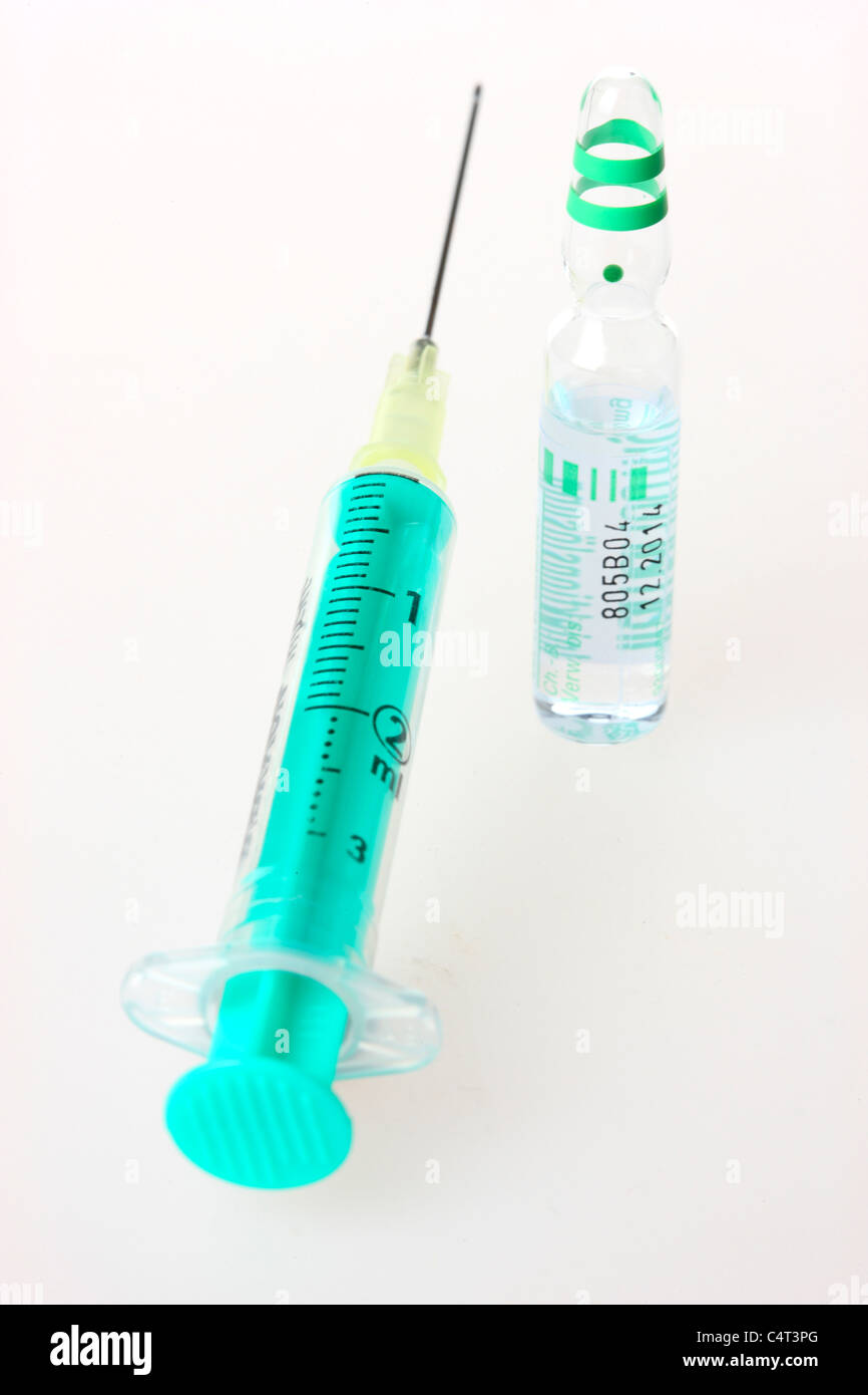 Injection cannula, medical syringe, filling a syringe with a medicament ...