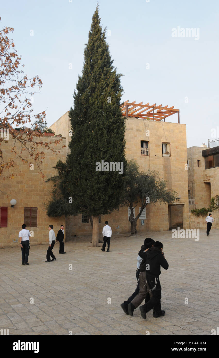 Children playing jerusalem hi-res stock photography and images - Alamy