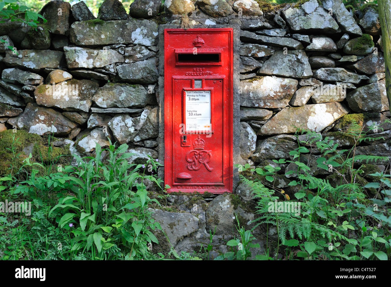 Rural red post box hi-res stock photography and images - Alamy