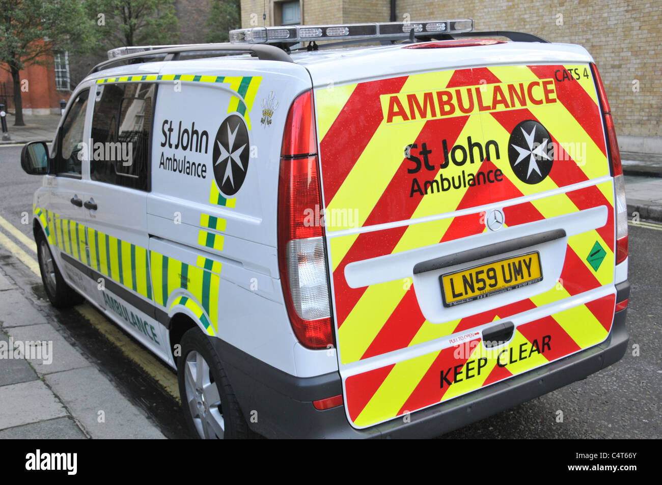 St john ambulance logo hi-res stock photography and images - Alamy