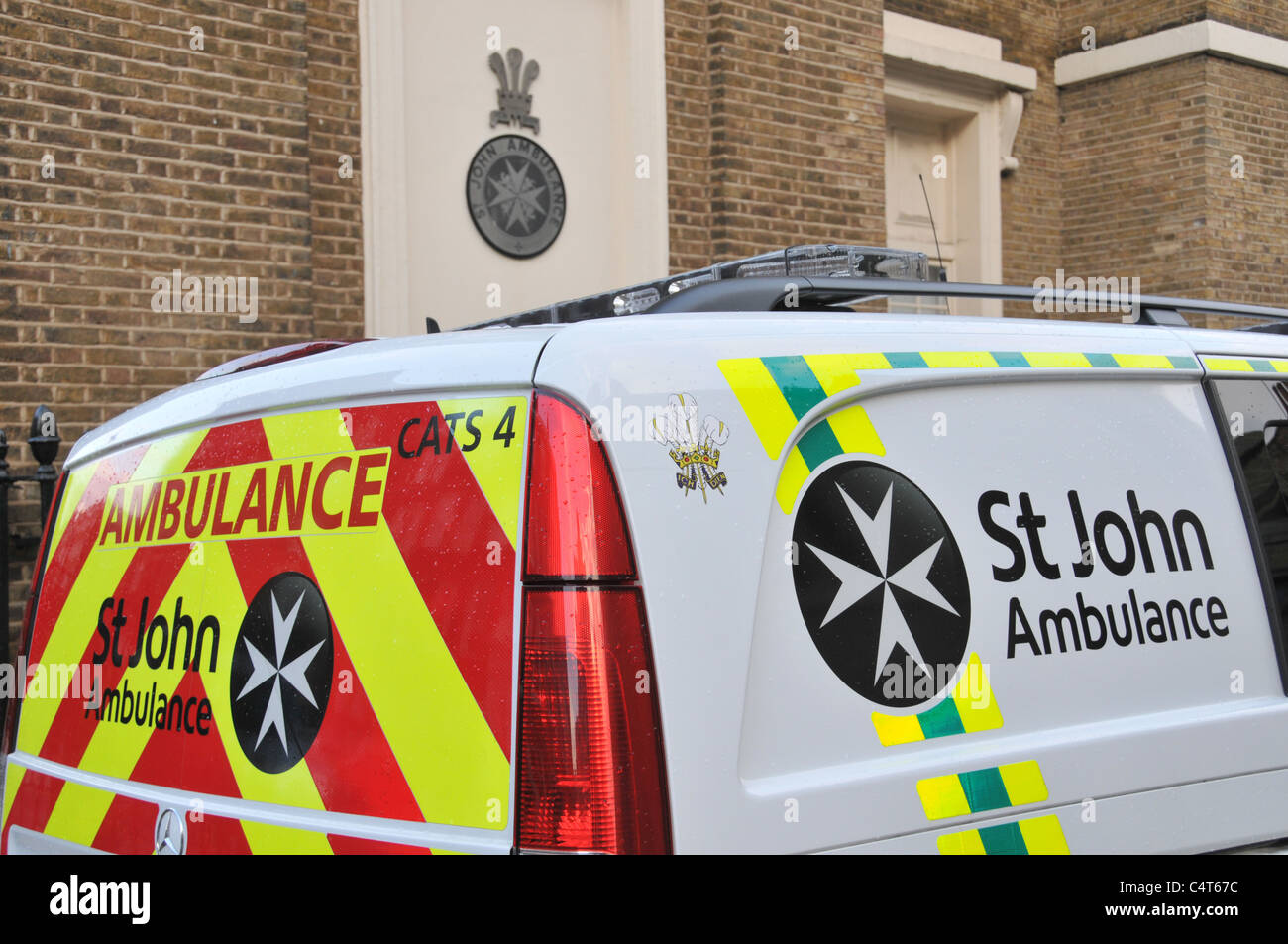 St john ambulance logo hi-res stock photography and images - Alamy