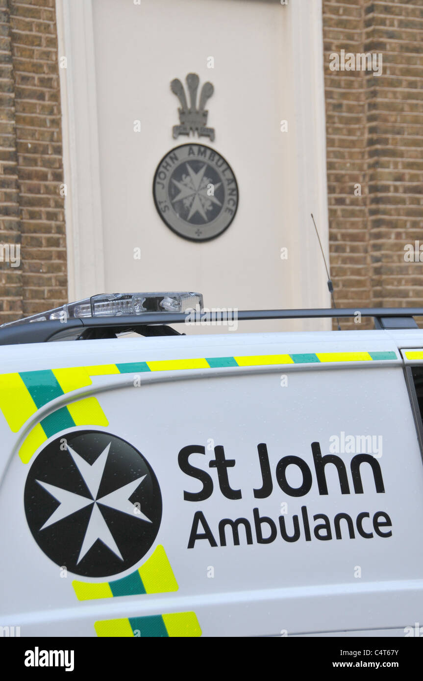 St john ambulance logo hi-res stock photography and images - Alamy