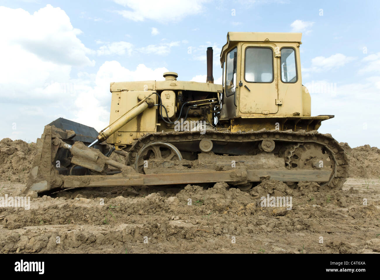 digger, Heavy Duty construction equipment parked at work site Stock ...