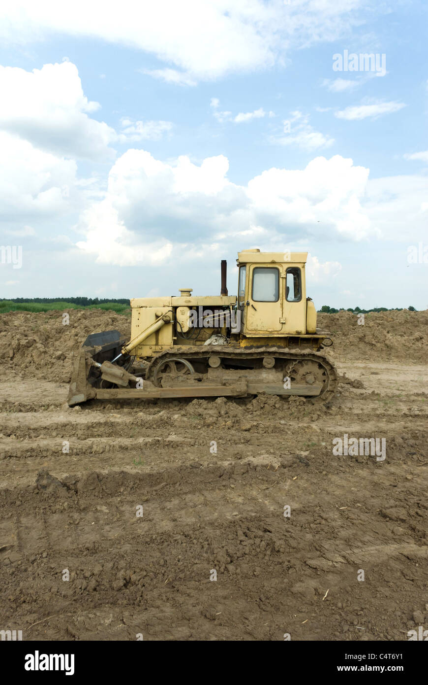digger, Heavy Duty construction equipment parked at work site Stock ...