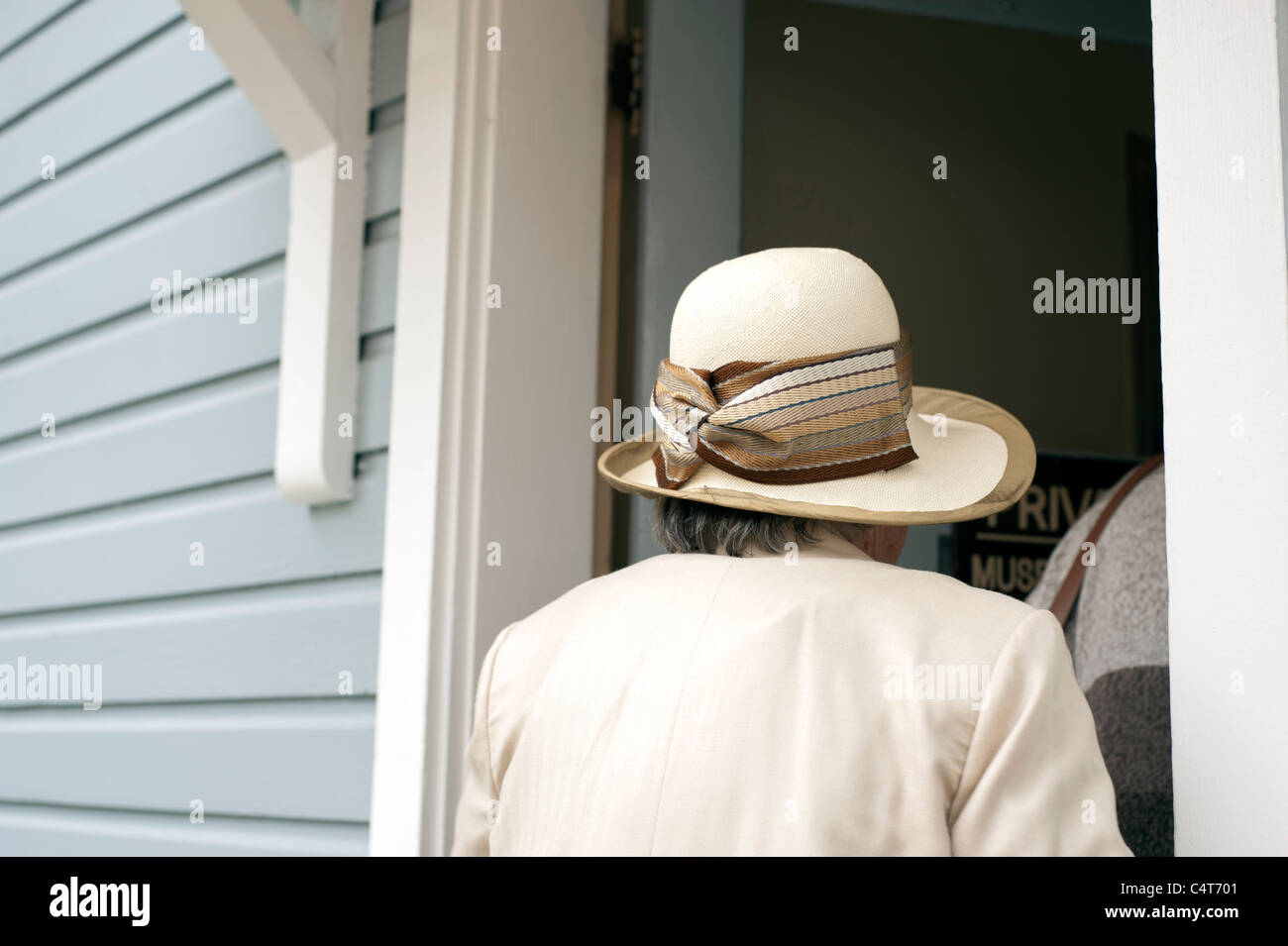 Lady with old style hat Stock Photo - Alamy