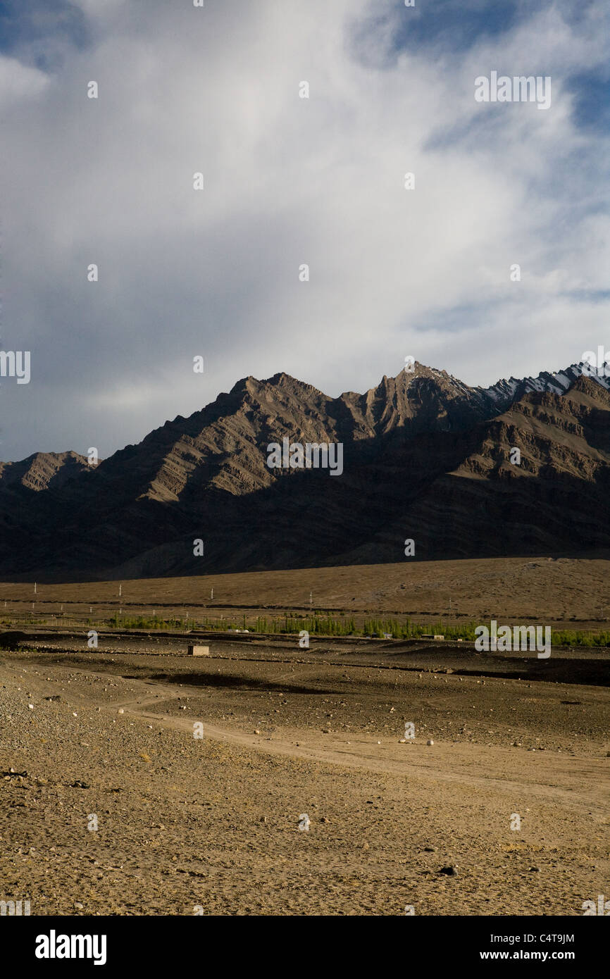 Cold desert hi-res stock photography and images - Alamy