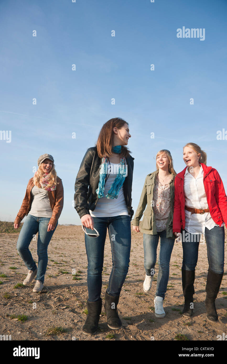 Teen teenager girls walking candid hi-res stock photography and images ...