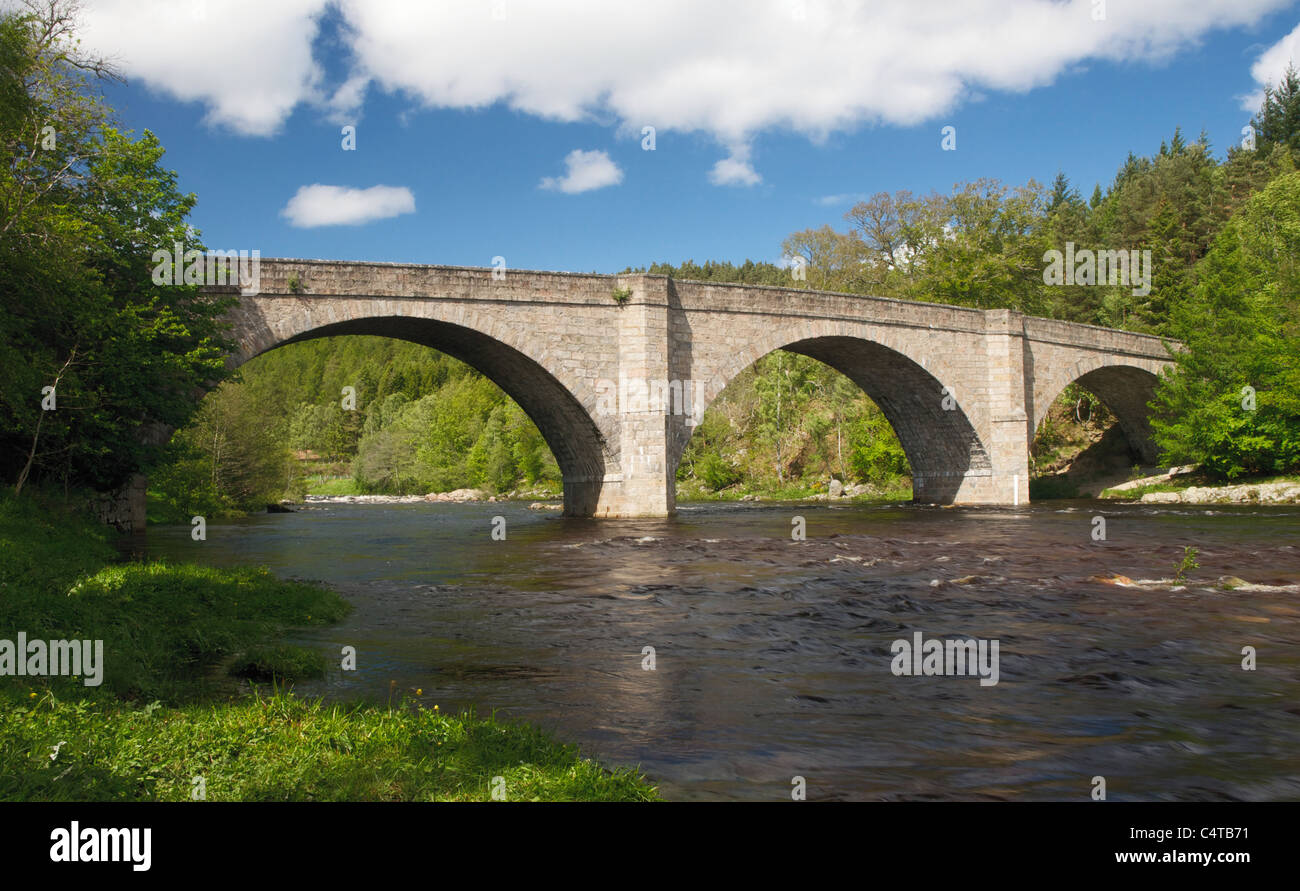 Potarch Bridge in Royal Deeside Stock Photo - Alamy