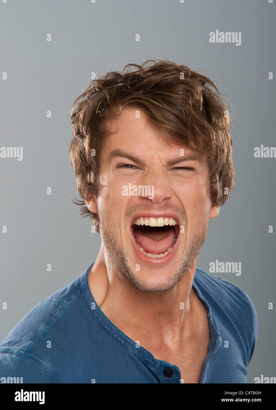 Grown man crying hi-res stock photography and images - Alamy