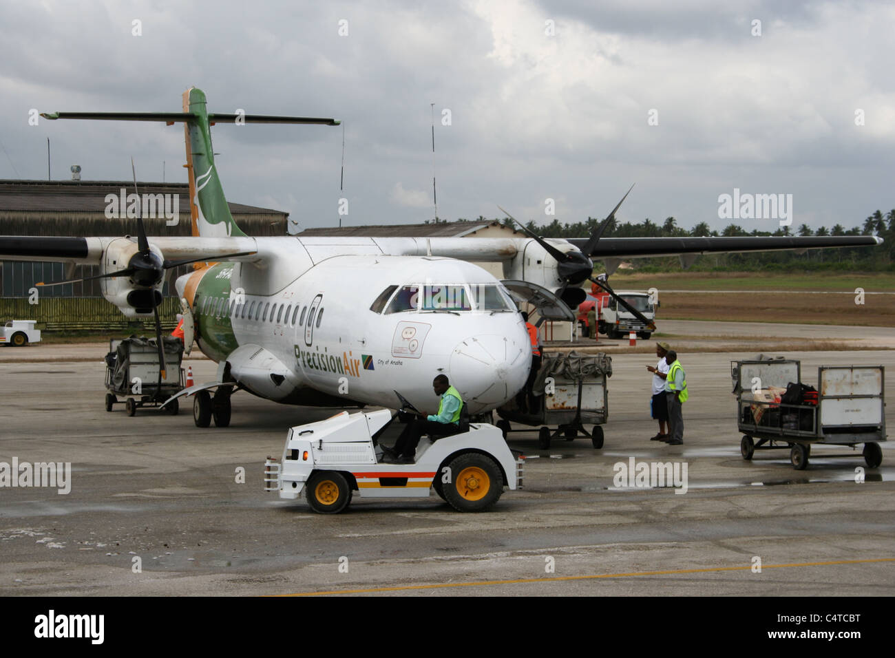Precision air tanzania hi-res stock photography and images - Alamy