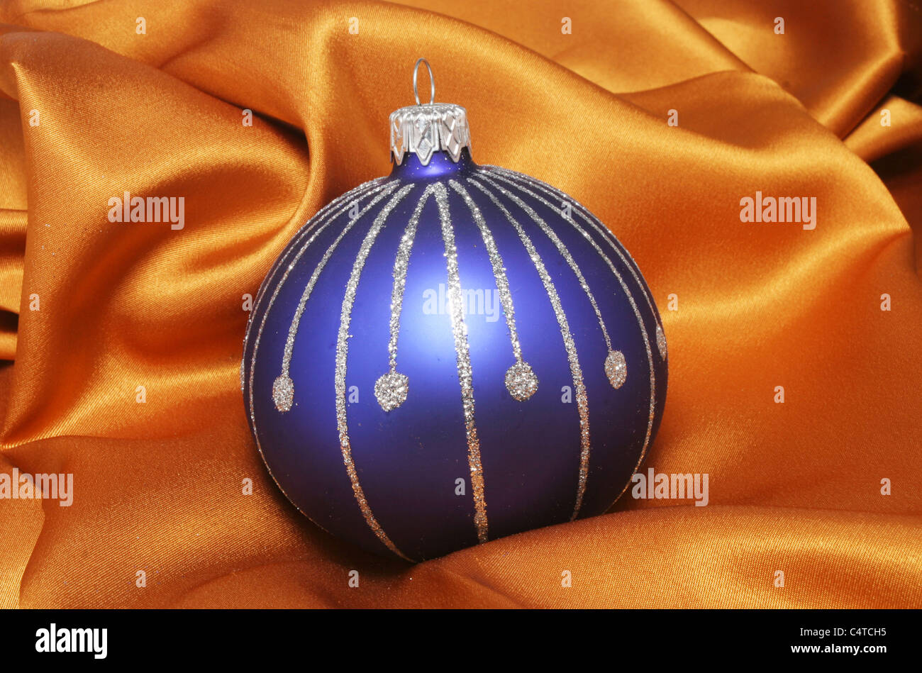 Ball blue christmas hi-res stock photography and images - Alamy