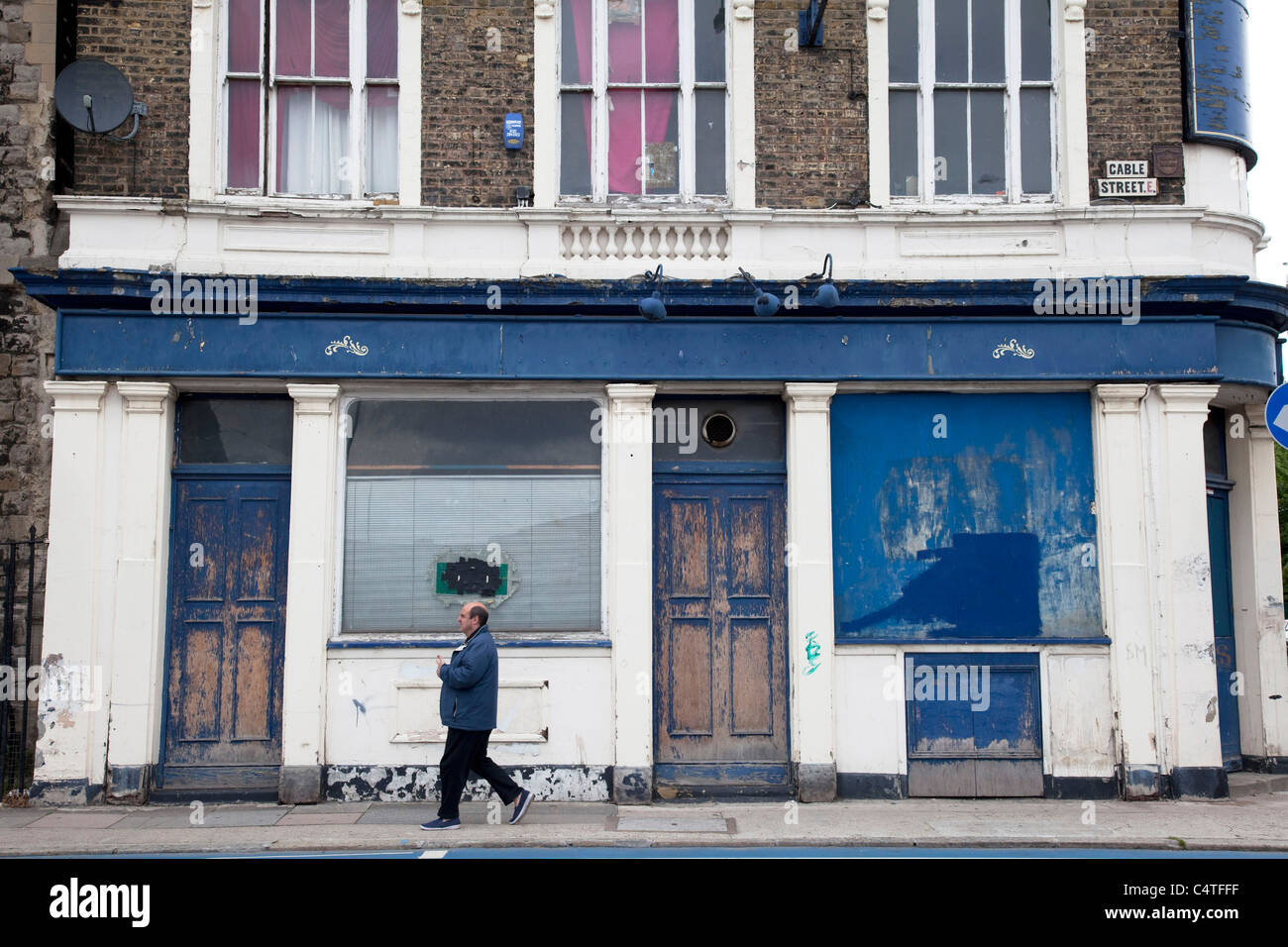 Closed down building on cable hi-res stock photography and images - Alamy
