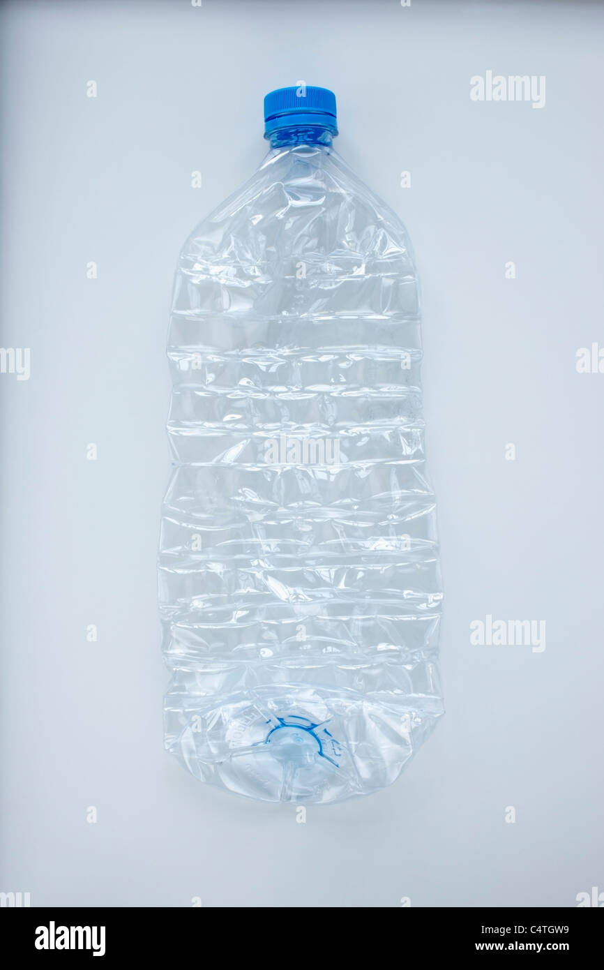 Lone plastic water bottle hi-res stock photography and images - Alamy