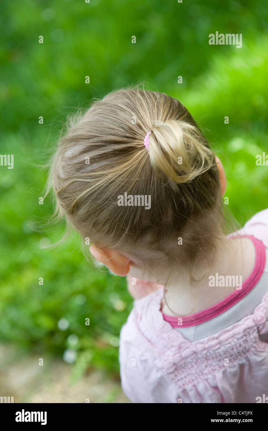Back of toddlers head hi-res stock photography and images - Alamy