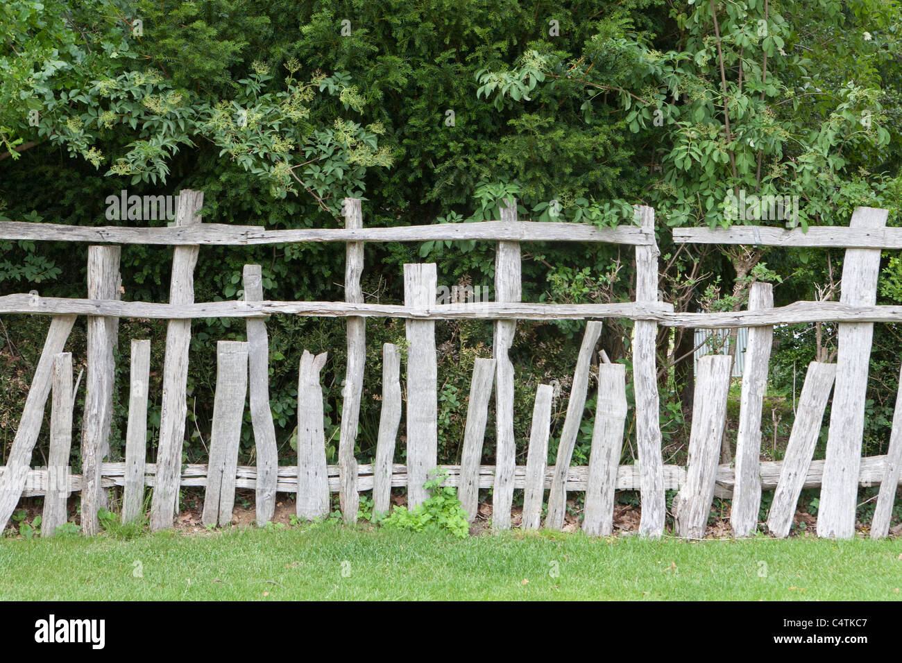 Traditional fencing hi-res stock photography and images - Alamy