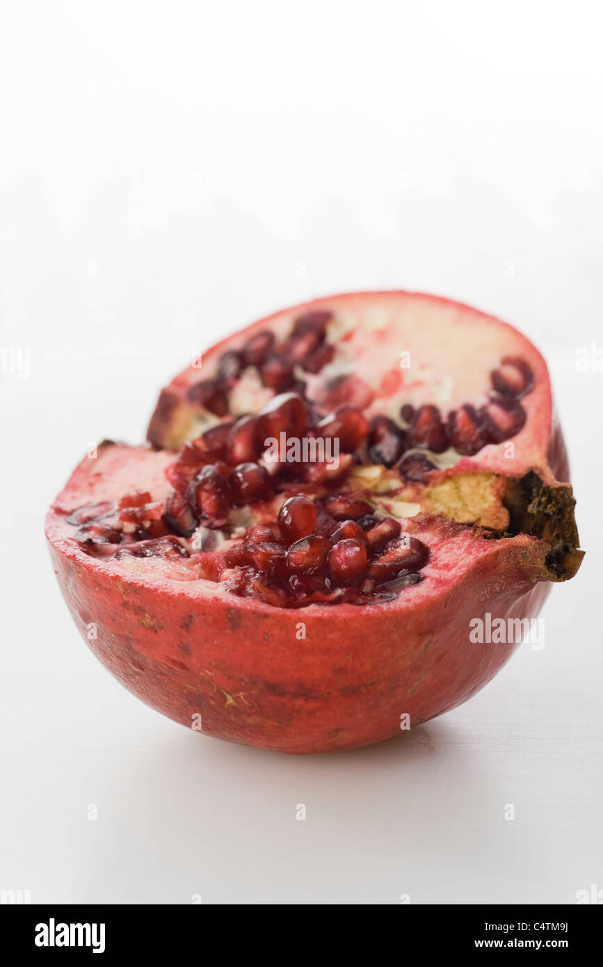 Pomegranate, cross section Stock Photo - Alamy