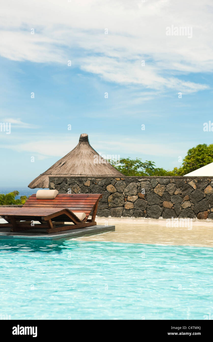 Wooden lounge chair hi-res stock photography and images - Alamy