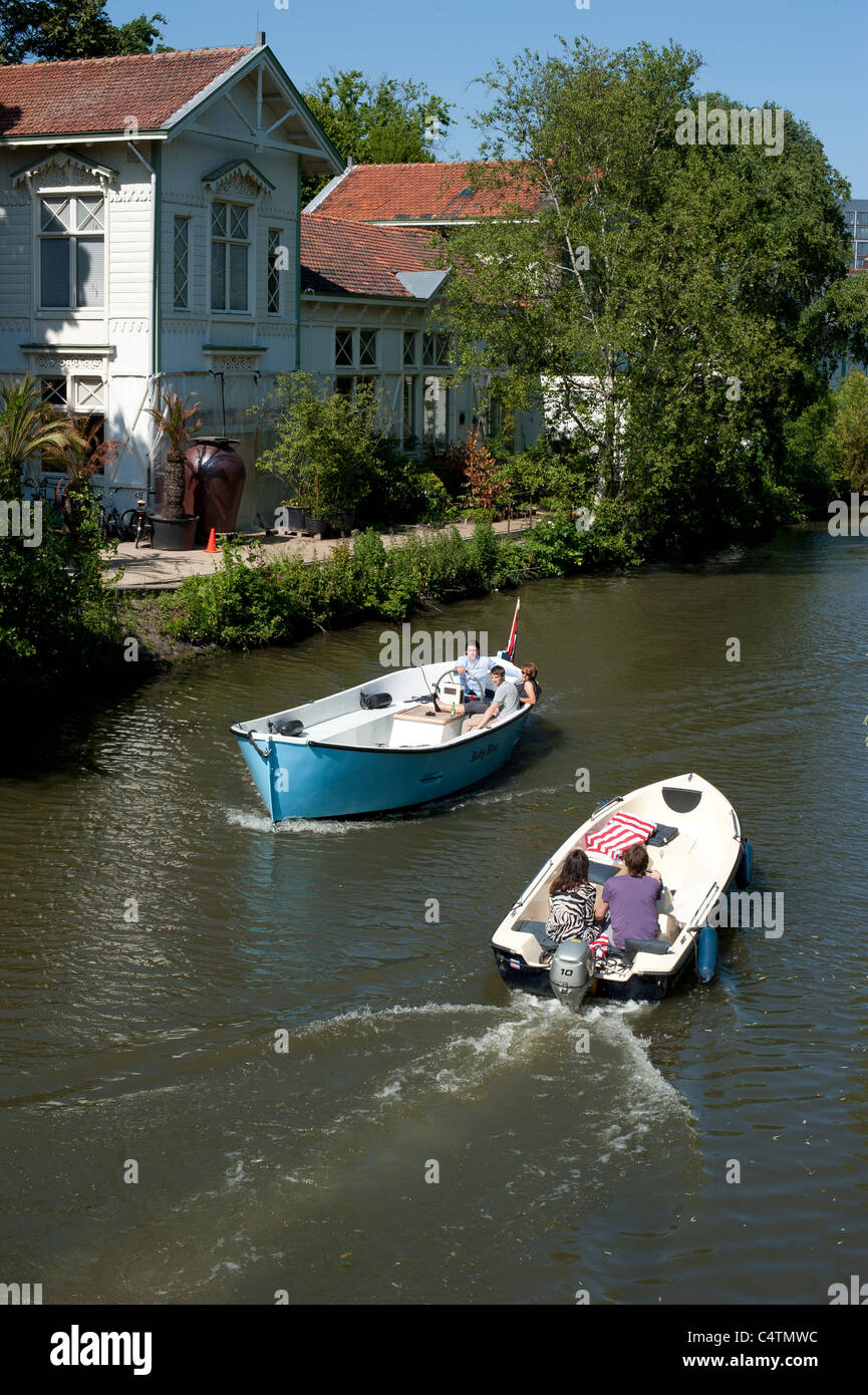 Two boats passing each other hi-res stock photography and images - Alamy
