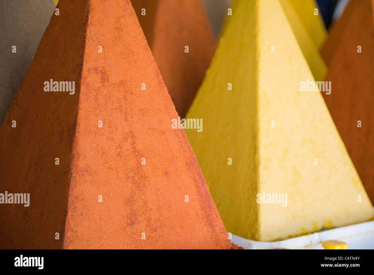 Moroccan spice pyramids Stock Photo - Alamy