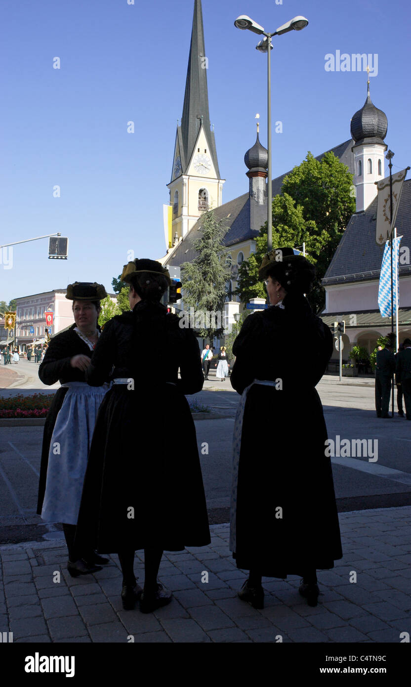 German traditional clothing hi-res stock photography and images - Alamy