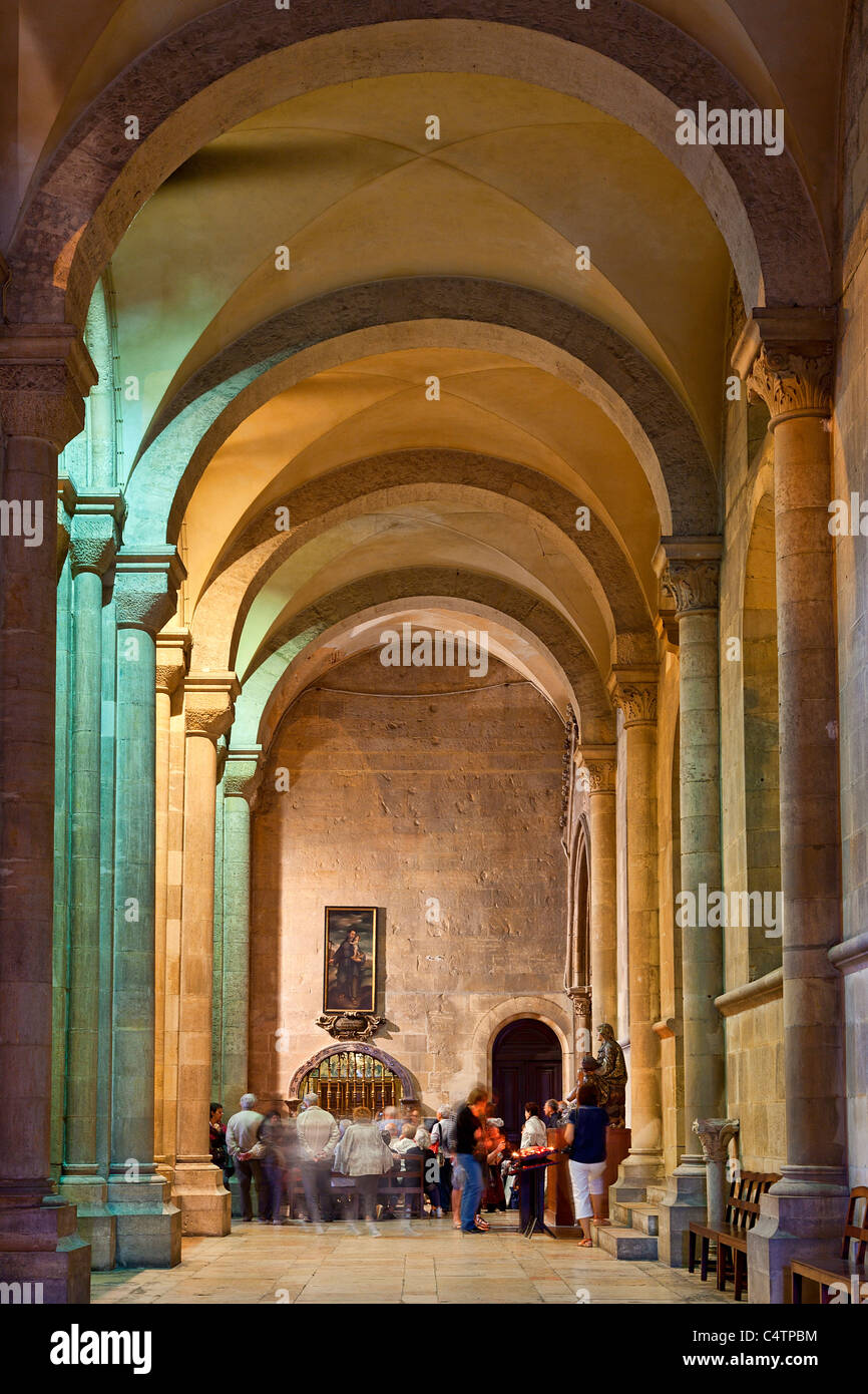 Inside the lisbon cathedral hi-res stock photography and images - Alamy