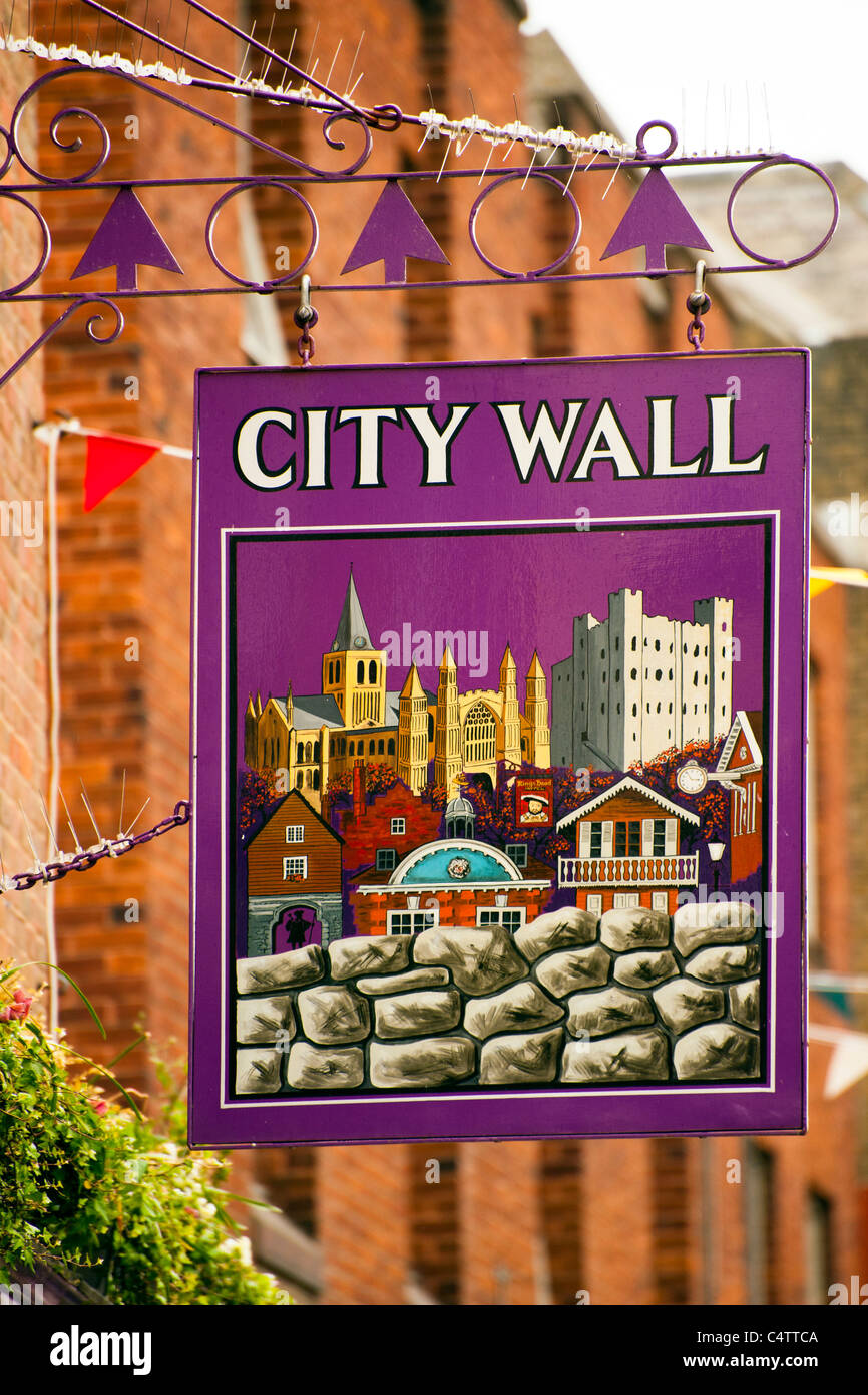 Hanging sign hi-res stock photography and images - Alamy