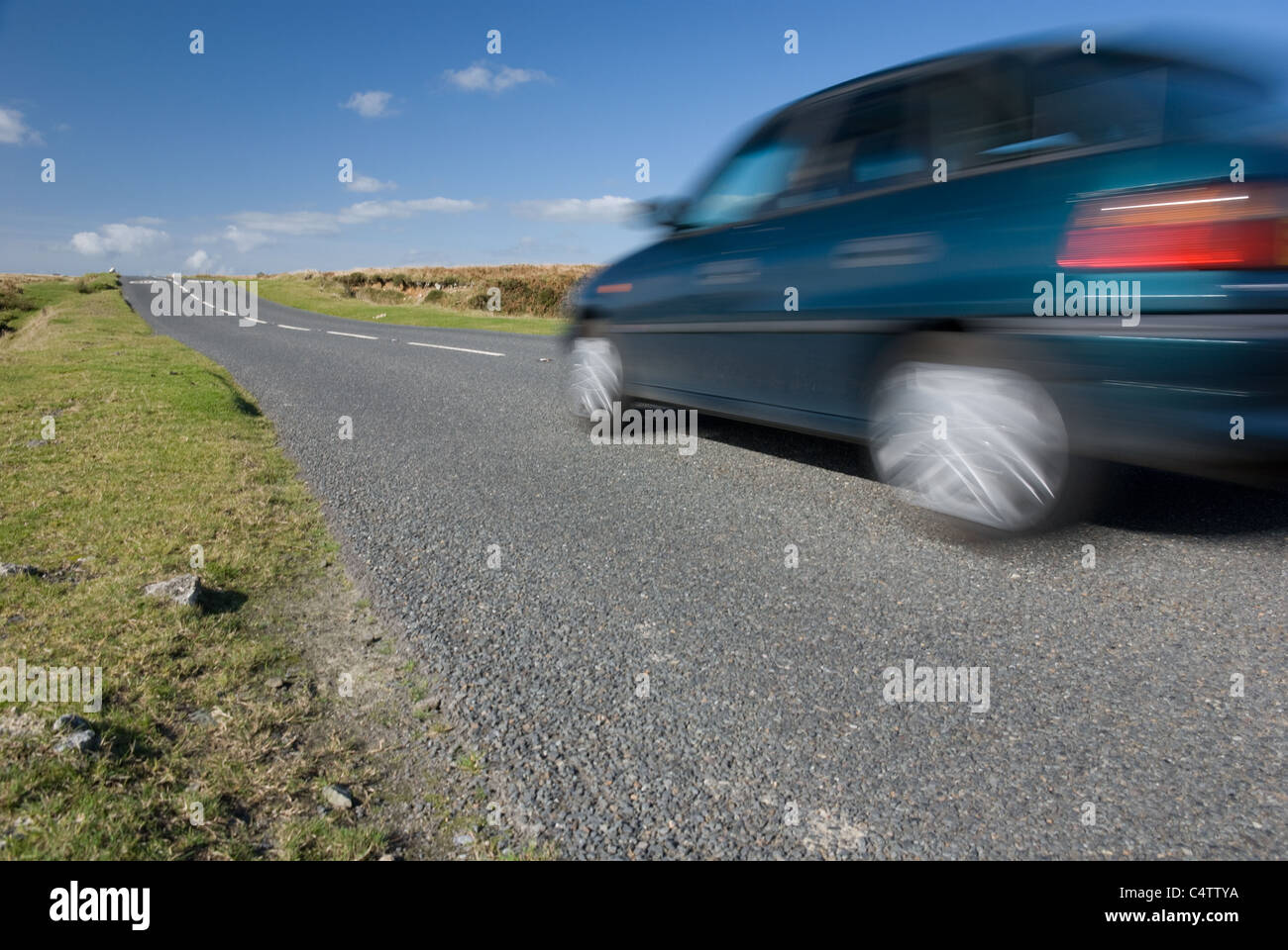 Empty road uk hi-res stock photography and images - Alamy