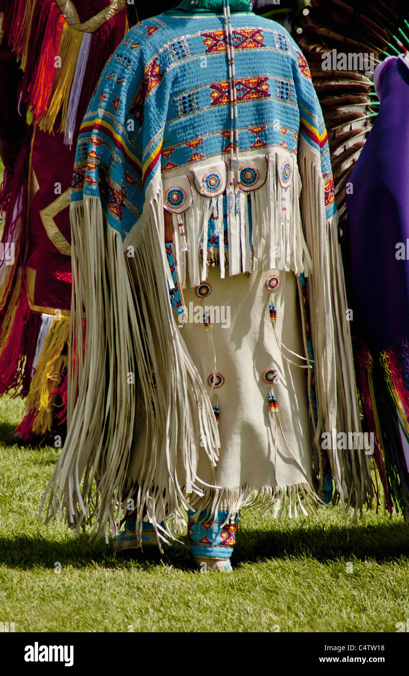 Pow wow traditional dance hi-res stock photography and images - Alamy