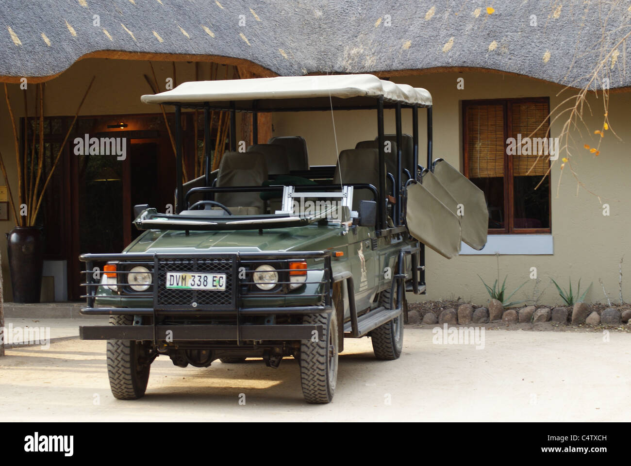 Kruger national park safari jeep hi-res stock photography and images ...